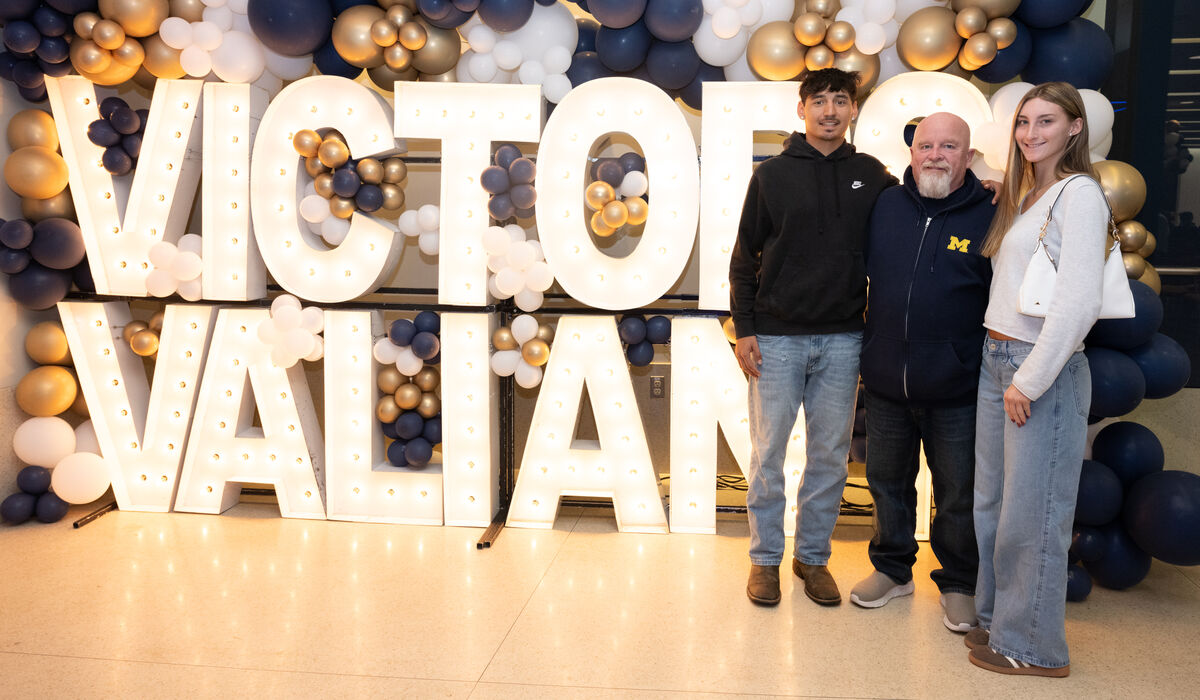 Big House Tour Photo Gallery - Alumni Association of the University of Michigan