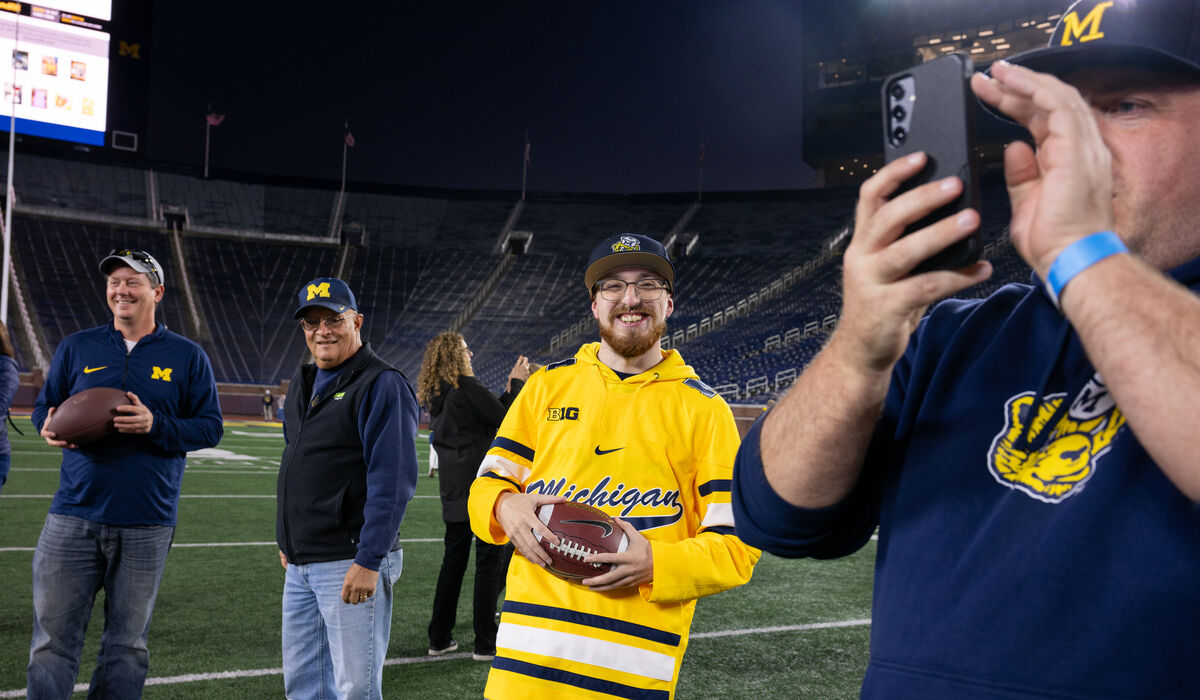 Big House Tour Photo Gallery - Alumni Association of the University of Michigan